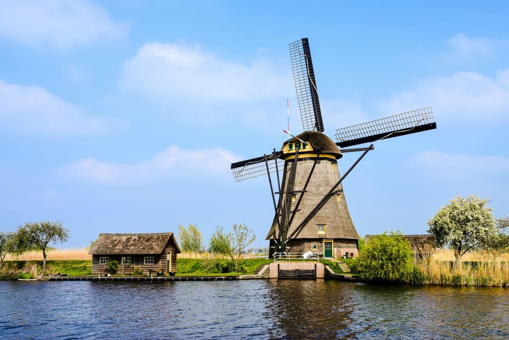 Dutch History & Culture | The Royal Family - IWCN